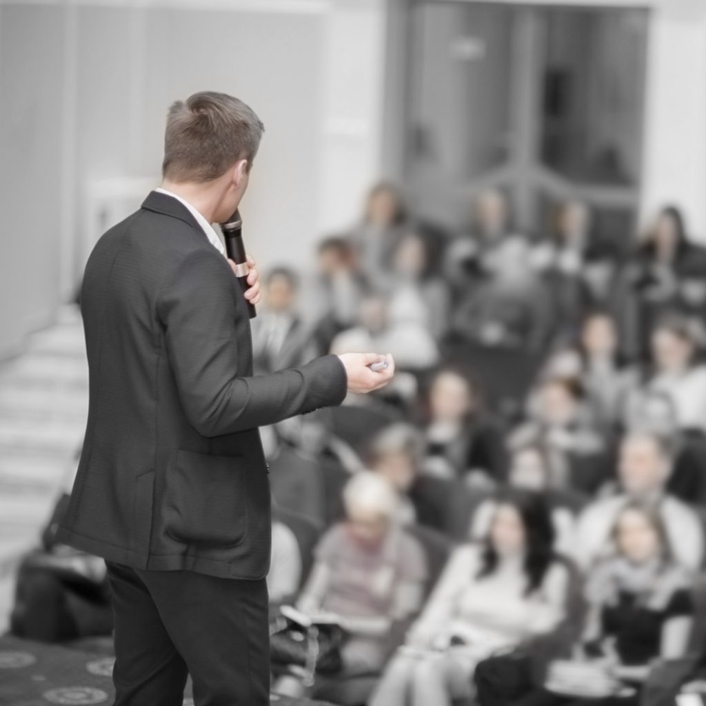 Eine Laudatio halten - Wie gelingt es Ihnen am Besten? So geht's!